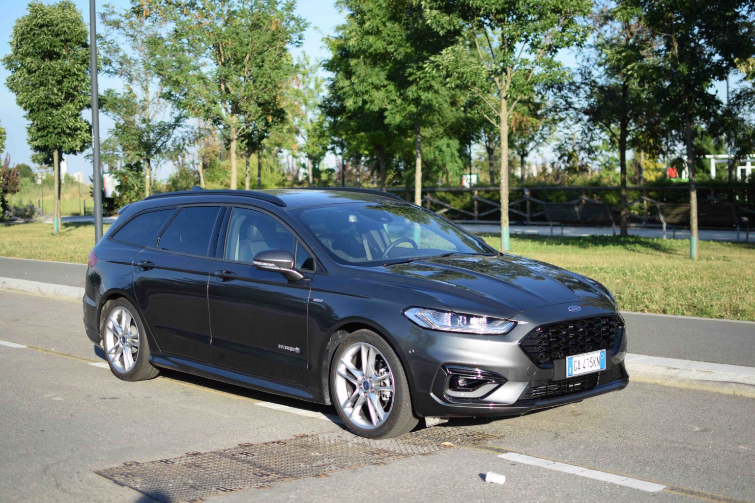 Ford Mondeo Wagon Hybrid ST Line: la prova su strada dell'ibrida ...