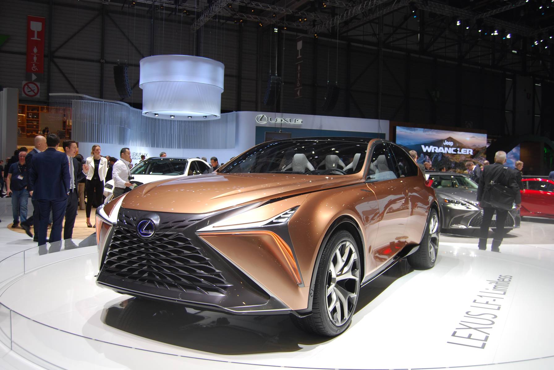 Lexus LF-1 Limitless: il crossover del futuro ultra-tecnologico [FOTO ...