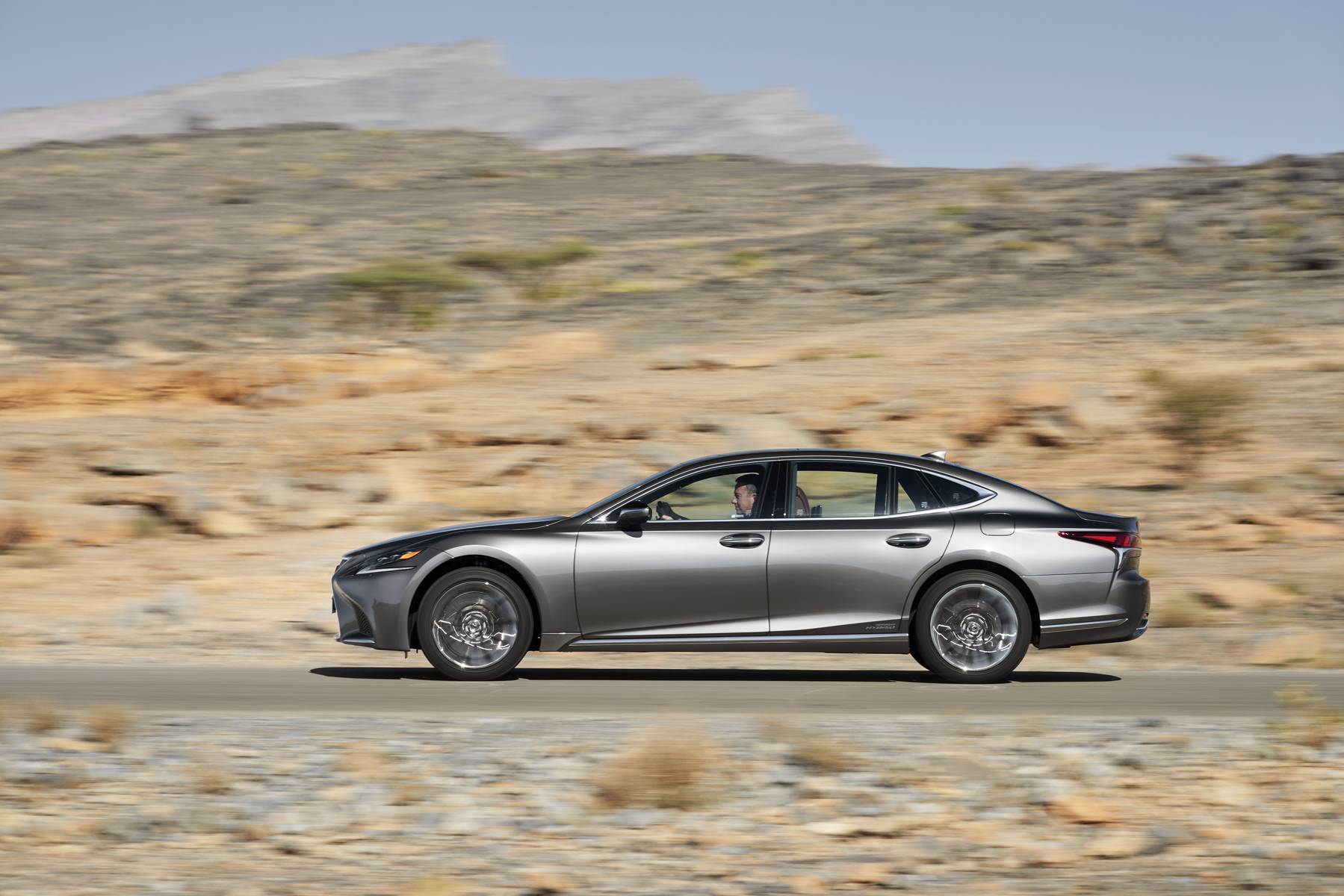 Nuova Lexus LS Hybrid: lusso e tecnologia ibrida - GreenMotorsport